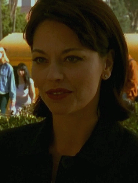 Mlle French | Buffy Contre Les Vampires Wiki | Fandom powered by Wikia