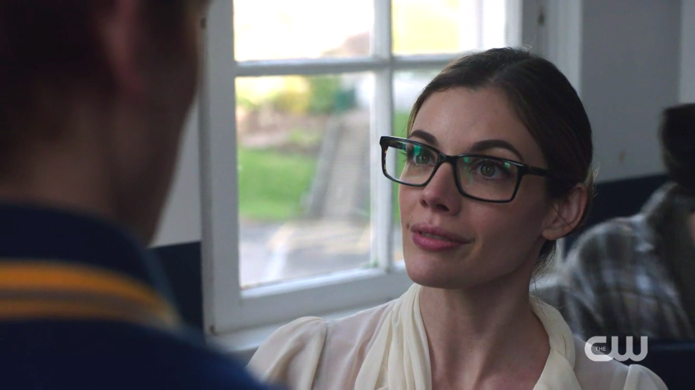Image Season 1 Episode 1 The Rivers Edge Ms Grundy In The Hallpng Riverdale Wiki Fandom
