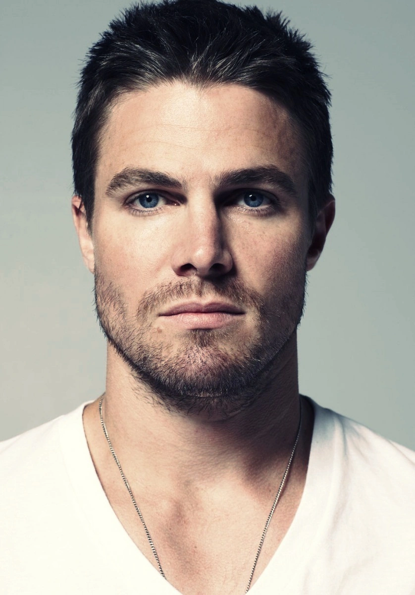 Stephen Amell | Wiki Arrowverso | FANDOM powered by Wikia