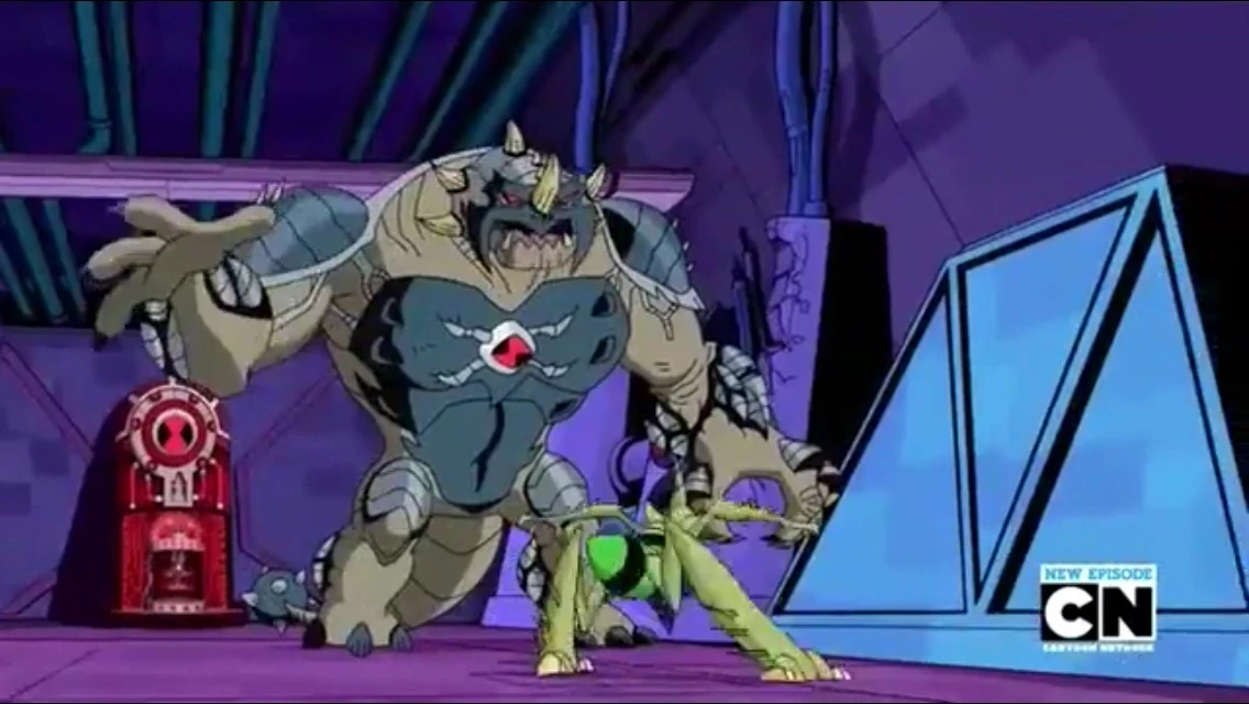 Ultimate Humungousaur Vs Humungousaur