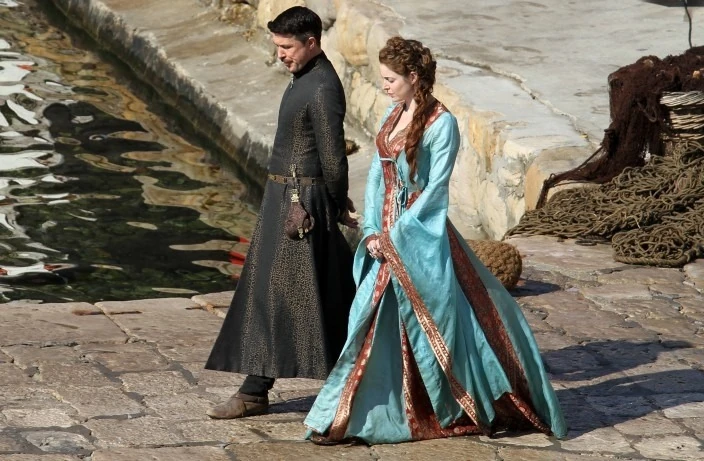 Image - Ros set photo Season 3.jpg | Game of Thrones Wiki | FANDOM ...