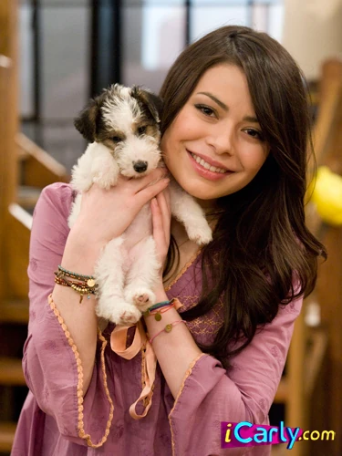 Image - Carly with puppy.jpg | iCarly Wiki | Fandom powered by Wikia