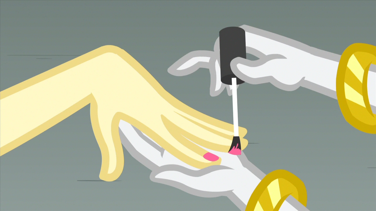 Image - Rarity painting Fluttershy's nails EG2.png | My Little Pony ...