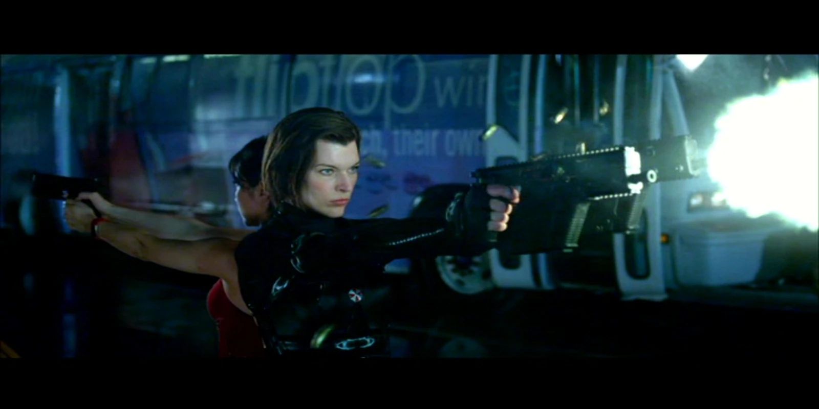 Image - Alice shoots an Axeman.jpg | Resident Evil Wiki | FANDOM ...