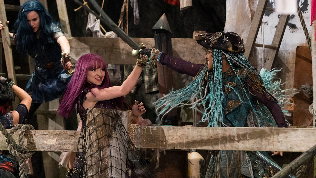 Image - Mal uma sword fight D2.jpg | Descendants Wiki | FANDOM powered ...