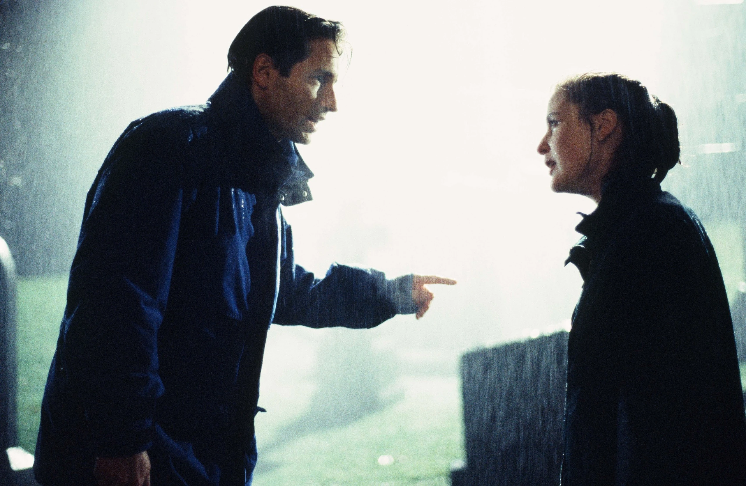 Review: X-Files S01E01 “Pilot” – The Atomic Wedgie
