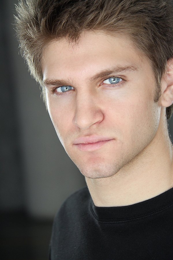 Keegan Allen Young And Hungry Wiki Fandom Powered By Wikia